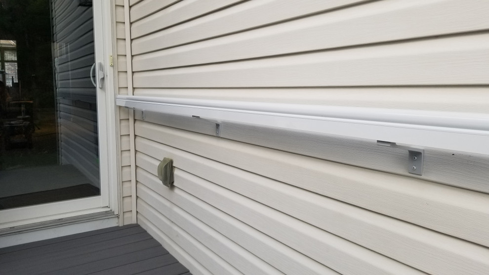 8' x 8' Composite Deck - Modern - Deck - Ottawa - by Mjolnir ...