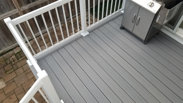 8' x 8' Composite Deck - Modern - Deck - Ottawa - by Mjolnir ...