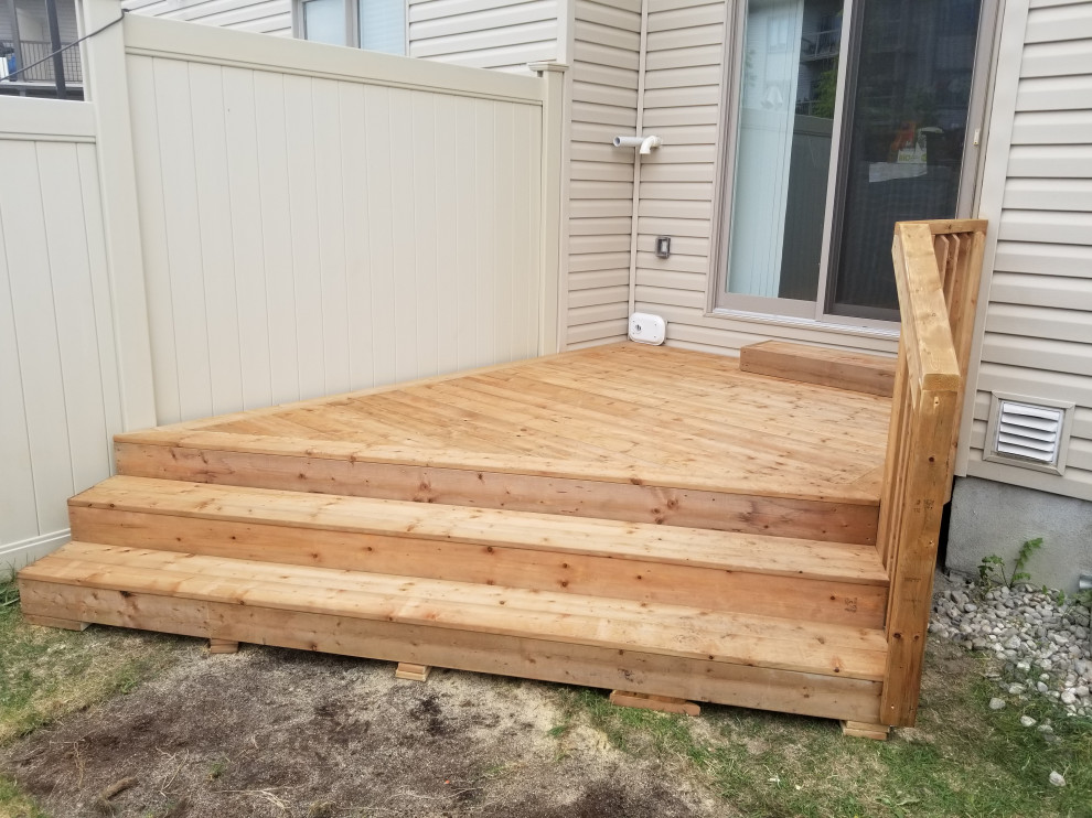 90Sqft. MicroPro Sienna Brown PT Deck - Modern - Deck - Ottawa - by Mjolnir Construction | Houzz