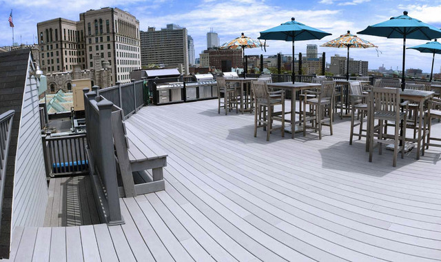 Award Winning Rooftop Deck SoundTrack Boston - Moderne - Terrasse en ...