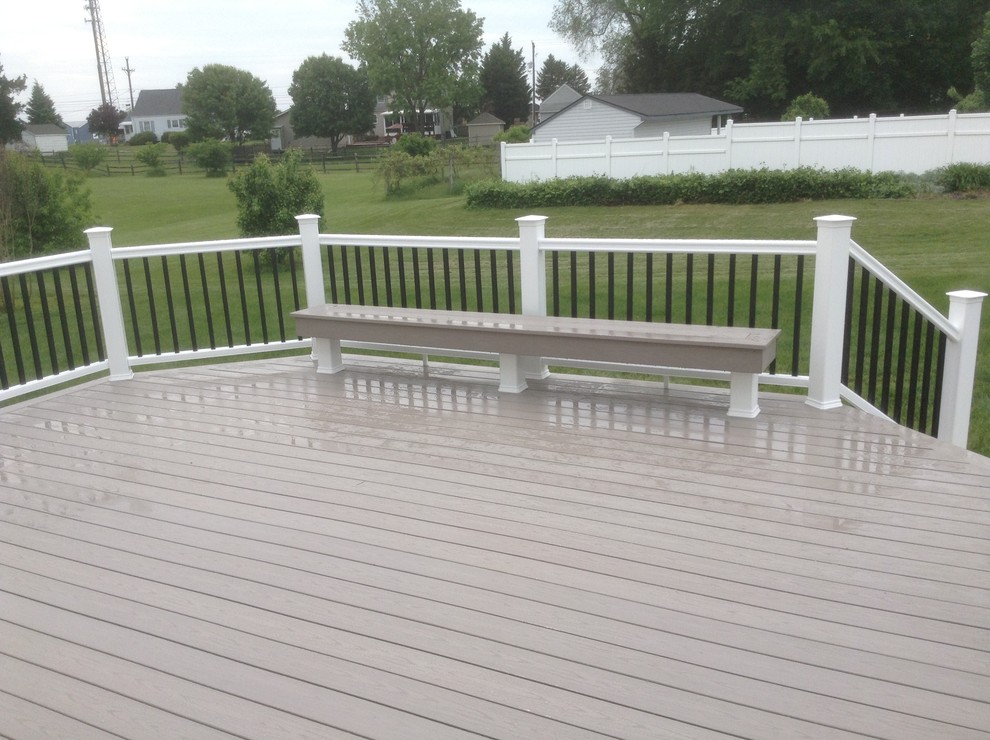 Azek Deck with Bench Incoporated - Modern - Deck - Philadelphia - by ...