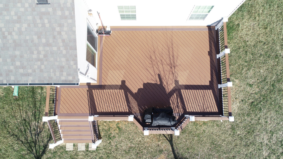 Azek Deck with bump out - Contemporary - Deck - Philadelphia - by Get ...