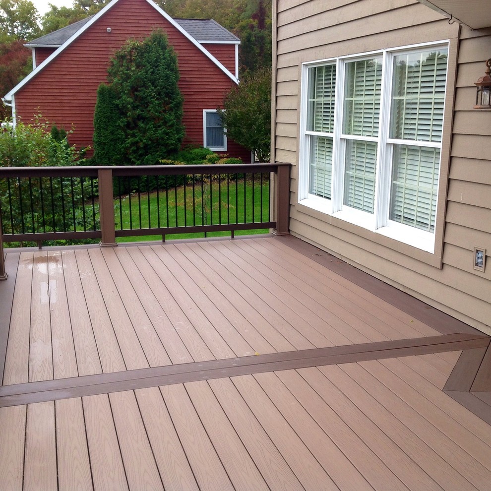 AZEK Deck with Timbertech Builderrail and Genovations Brownstone post ...