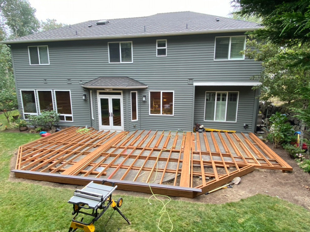 Bothell low level deck with Azek - Contemporary - Deck - Seattle - by ...