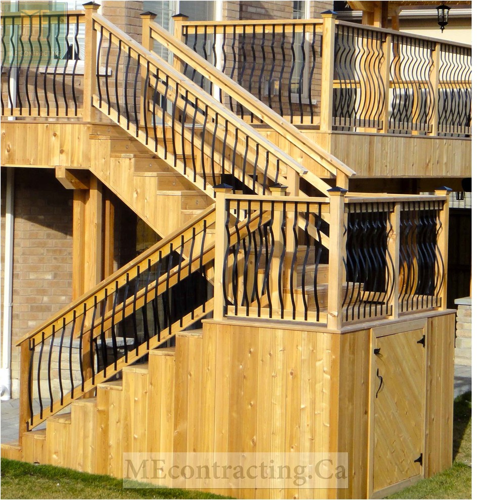 Cedar Deck, Railings and Gate - Traditional - Deck - Toronto - by M.E ...