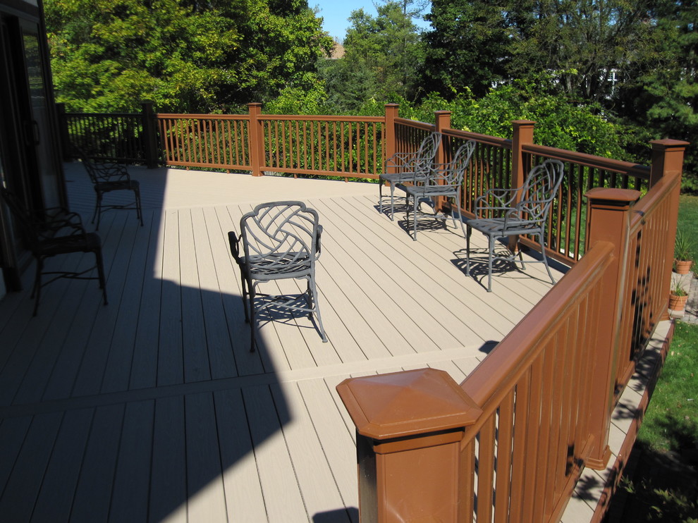 Columbus TimberTech deck in Sandridge with Mountain Cedar Radiance ...