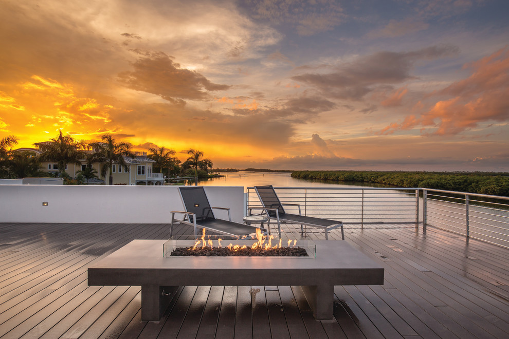 Compass Haus - Modern - Deck - Tampa - by SOLSTICE Planning and ...