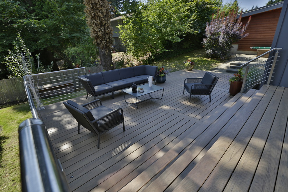 Composite & PVC - Modern - Deck - Seattle - by MasterDecks, LLC | Houzz