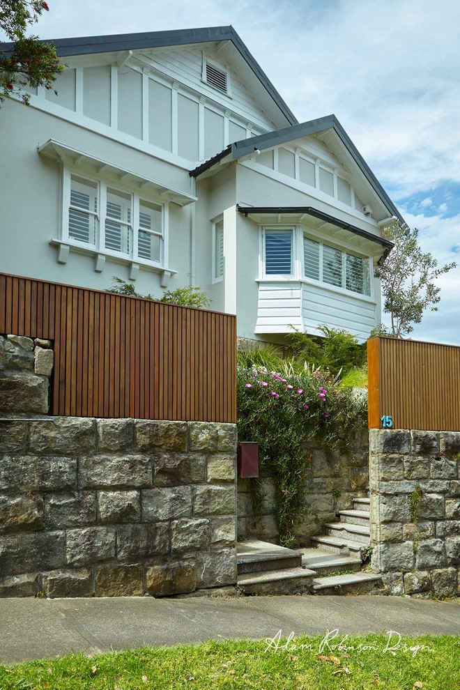 Coogee — Front exterior planting, fencing and house numbers - Bord de ...