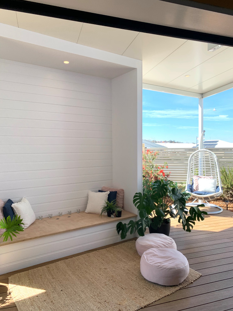 Seating 'nook', deck & pavilion - Maritim - Terrasse - Perth - von ...