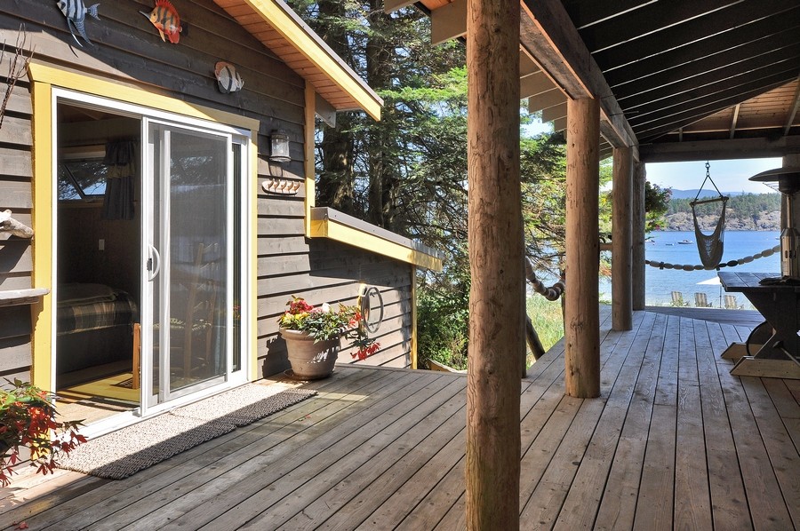 Cottage Retreat - Rustic - Deck - Vancouver - by User | Houzz
