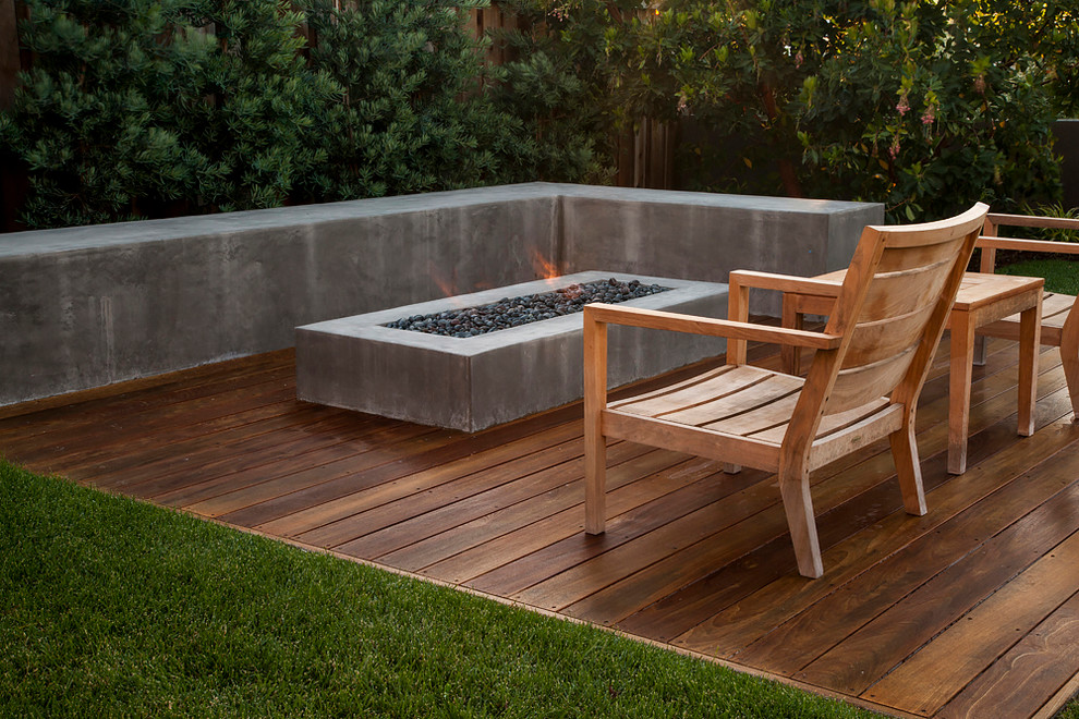 Cozy Courtyard Deck - Transitional - Deck - San Francisco - by ...