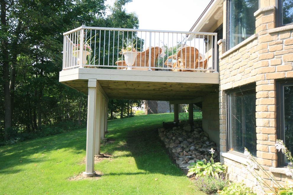 Custom decks by Hickory Dickory Decks using Veka decking. - Modern ...