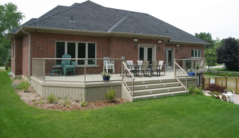Custom decks by Hickory Dickory Decks using Veka decking. - Modern ...