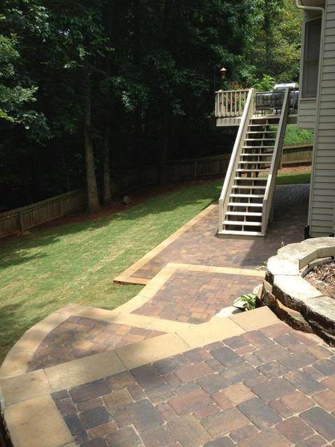 Custom Paver Patio & Steps - Terrasse en Bois - Atlanta - par Crescent ...
