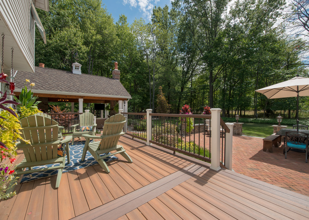 Deck/Outdoor Kitchen/Pavilion - Deck - Cleveland - by DeckCreator | Houzz