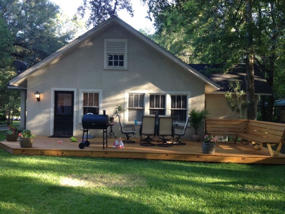 Downtown Fairhope Cottage Deck - Traditional - Deck - Miami - by Seale ...