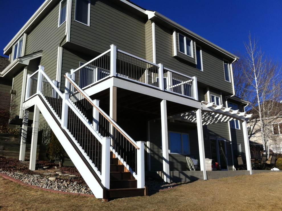 Elevated deck and painted pergola - Deck - Denver - by Sundeck Designs ...