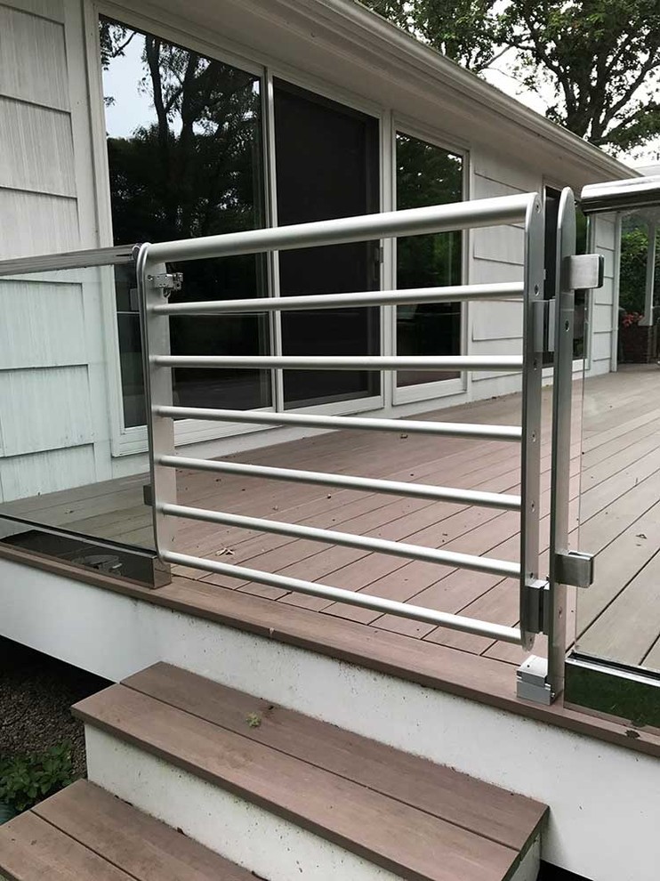 Epulum Railing with a Gate | Complementing Glass Railing - Modern ...