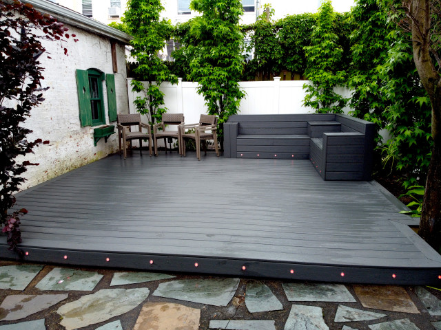 Floating Deck with Custom Bench - Moderne - Terrasse en Bois - New York ...