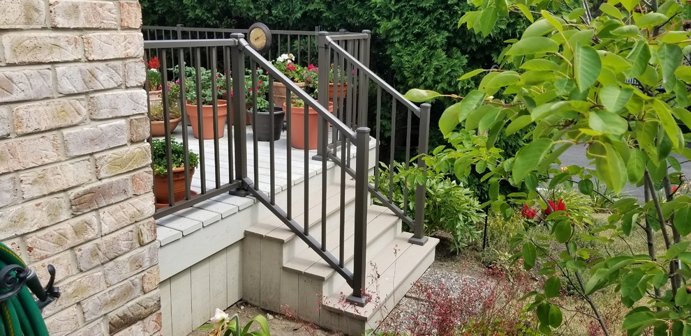 Fort Sheridan (Highwood) Deck work & Railing - Traditional - Deck ...