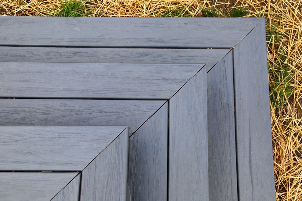 Ground Level Deck with Bench Seating - Arts & Crafts - Terrace ...