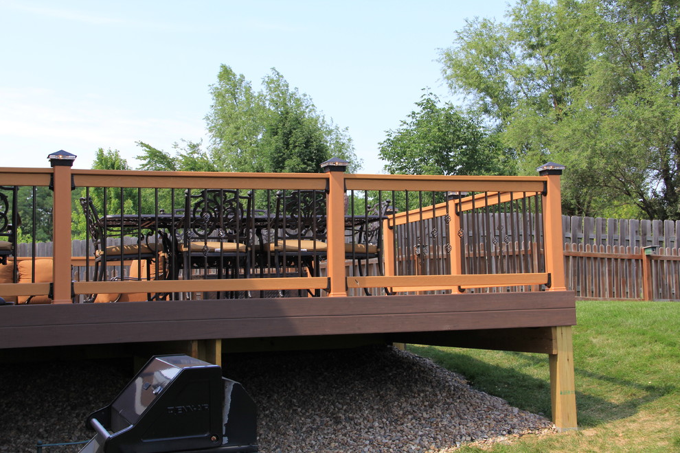 Hammonds - Deck lighting using low voltage lighted post caps ...