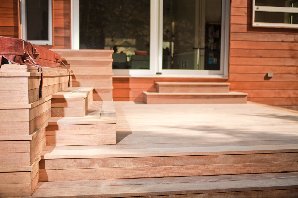 Ipe Deck & Stair Detail - Modern - Deck - Toronto - by TVELT BUILD | Houzz