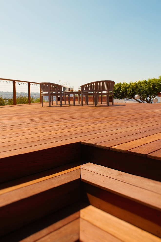 IPE Split level deck with Lighted stairs and stainless steel cable ...