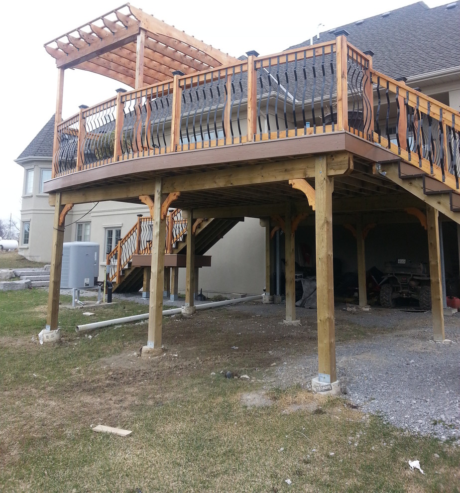 Large party deck - Deck - Toronto - by Thommoknockers Custom Decks | Houzz