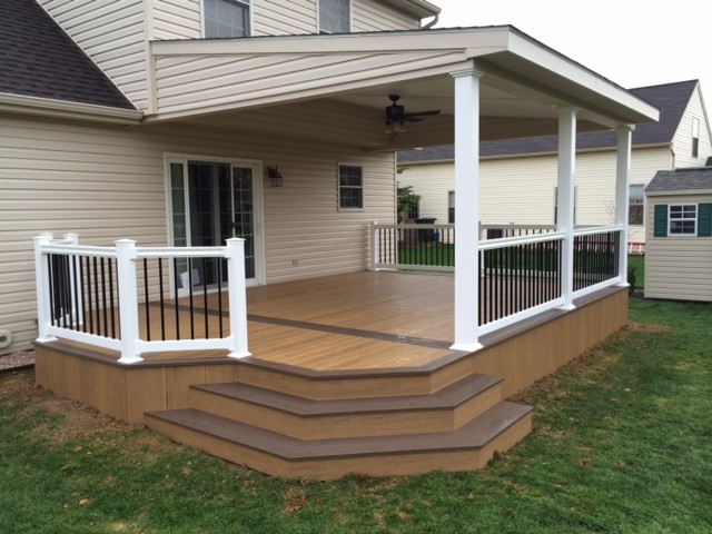 Lean-to roof over two toned Clubhouse deck - Modern - Trädäck - Annan ...
