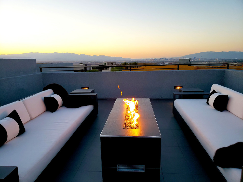 MCSHY MANSION - Modern - Deck - Las Vegas - by Caitlin Rae Designs | Houzz