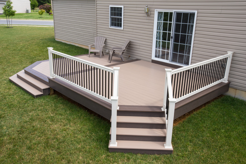 Multi-level composite deck - Contemporary - Deck - Philadelphia - by ...