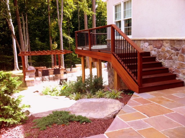 Multilevel Deck with Pergola and Stairway - Terrasse - Baltimore - von ... Multilevel Deck with Pergola and Stairway - Terrasse - Baltimore - von ...