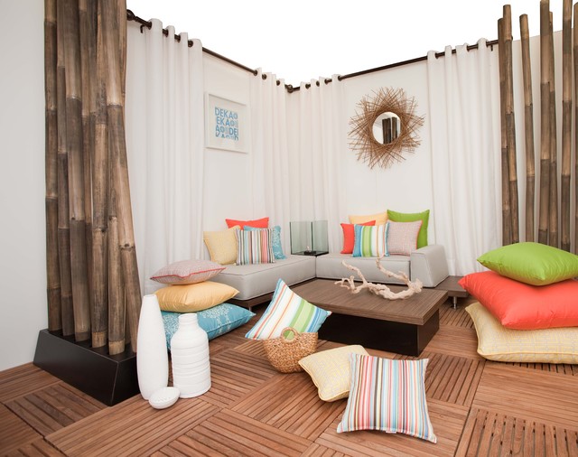 Outdoor Living Vignette - Contemporaneo - Terrazza - Toronto - di DEKA Home & Patio | Houzz