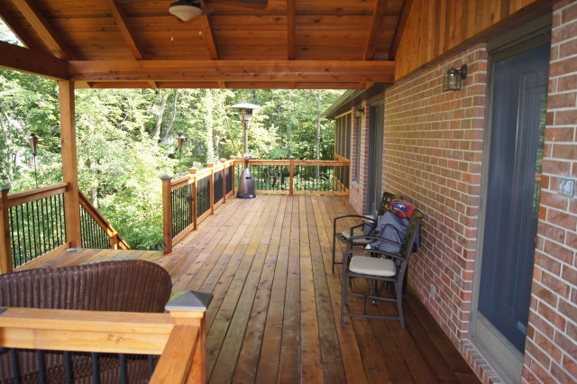 Overhang deck and Screened in porch - Sudoeste - Terraza y balcón ...