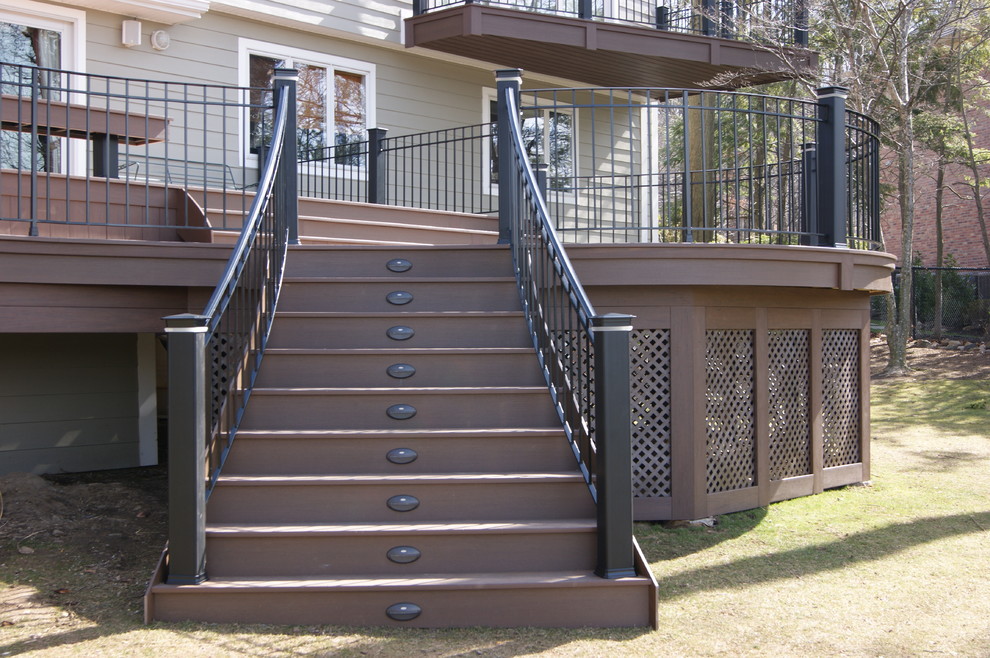 Piano deck - Round Azek deck with with custom rails a view ...