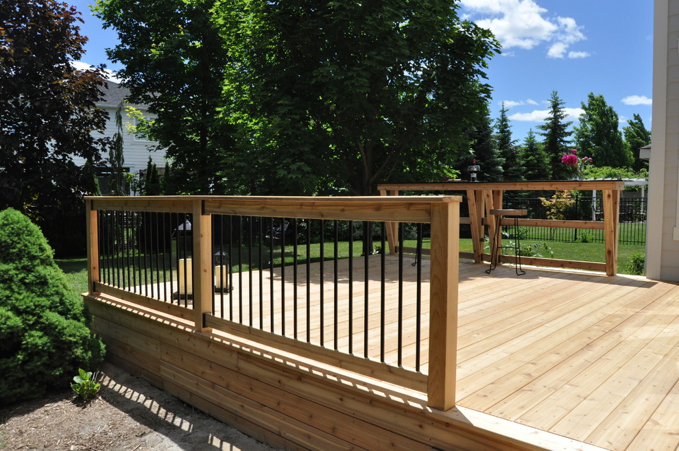 Slender Aluminum Pickets Maximize this Mississauga Deck View ...