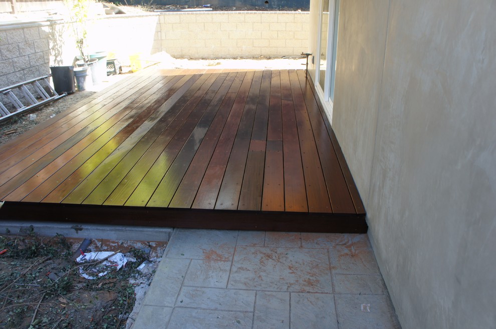 Small deck Ideas - Deck - Los Angeles - by LA-Decks Backyard and Pool ...