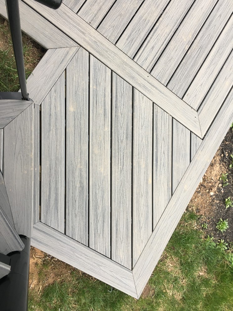 Steel frame Trex Deck with Circular Stairs - Modern - Terrace ...