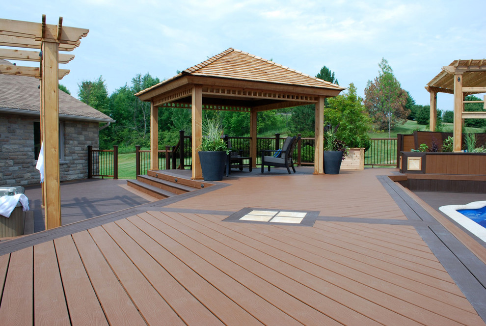 The Deck That's Huge - Traditional - Deck - Toronto - by Paul Lafrance ...