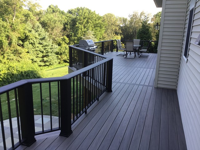 Timbertech Ashwood Deck with Cocktail Rail - Contemporain - Terrasse en ...