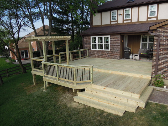 Treat Deck with Pergola - Classique - Terrasse en Bois - Cincinnati ...