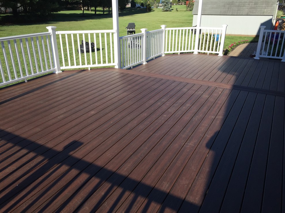 Trex Transcend decking, Picture frame, white trim, vinyl railings ...