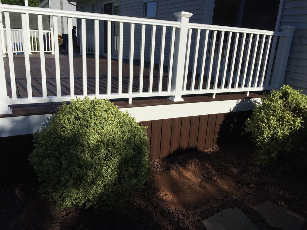Trex Transcend decking, Picture frame, white trim, vinyl railings ...