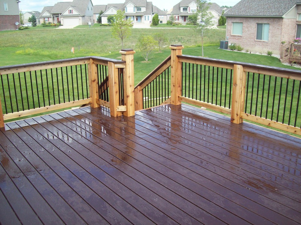 TREX TRANSCENDS VINTAGE LANTERN COLOR with cedar railing system ...