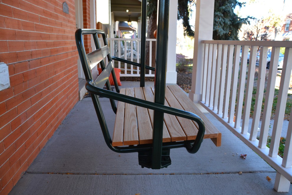 Vintage Hall Ski Lift Porch Swing - Craftsman - Terrasse en Bois ...