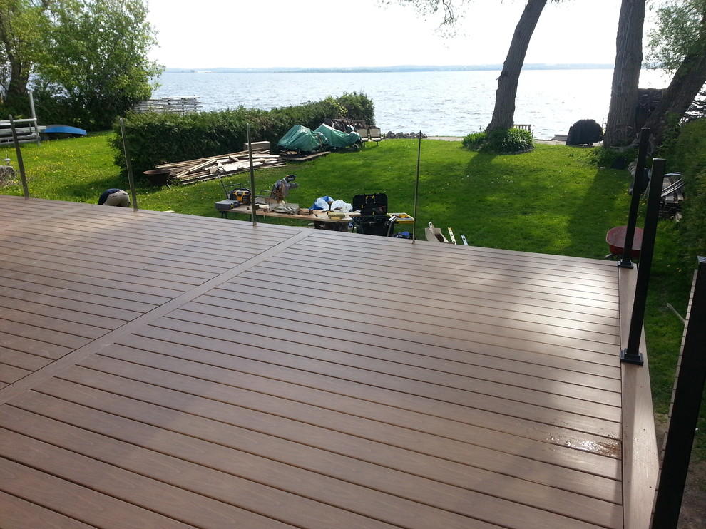 Waterfront deck - Deck - Toronto - by Thommoknockers Custom Decks | Houzz