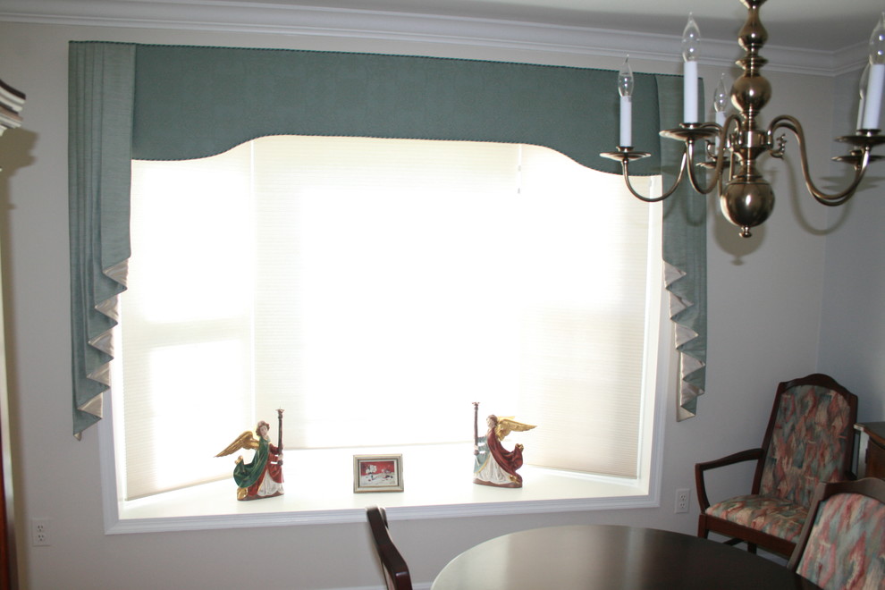Bay Windows, Bow Windows, Corner Windows, Oh My! - Traditional - Dining ...