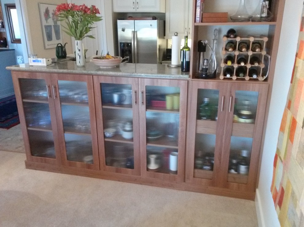 Buffet with plate storage,wine and liquor storage - Modern - Dining ...